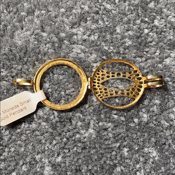 mi moneda | Jewelry | Mi Moneda Gold Pendant With Coin Size Small Nwt ...